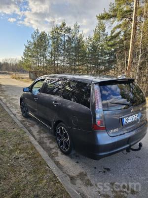Zils Mitsubishi Grandis 2005 Rīga, ar dzinēja tilpumu 2.00 L un nobraukumu 312 tūkst. km par 1200 €, foto 3 vietnē AUTOMOTO.COM.LV