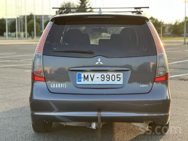 Blue Mitsubishi Grandis 2005 in Riga, with an engine capacity of 2.00 L and mileage of 341 thousand km for 1250 €, photo 9 on AUTOMOTO.COM.LV