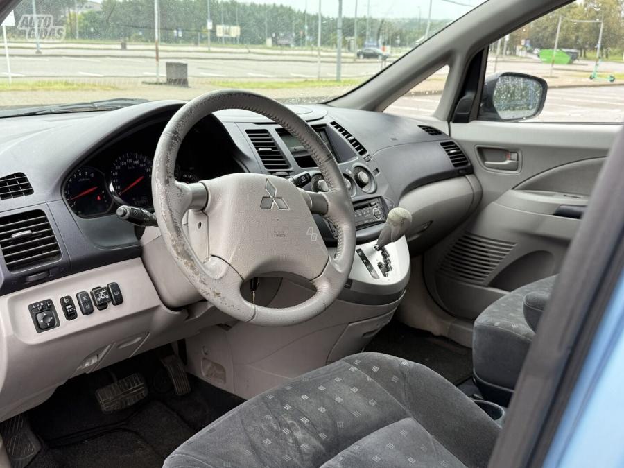 Zils Mitsubishi Grandis 2006 Viļņa, ar dzinēja tilpumu 2.40 L un nobraukumu 300 tūkst. km par 700 €, foto 8 vietnē AUTOMOTO.COM.LV