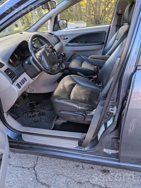 Zils Mitsubishi Grandis 2007 Rīga, ar dzinēja tilpumu 2.00 L un nobraukumu 217 tūkst. km par 2200 €, foto 11 vietnē AUTOMOTO.COM.LV