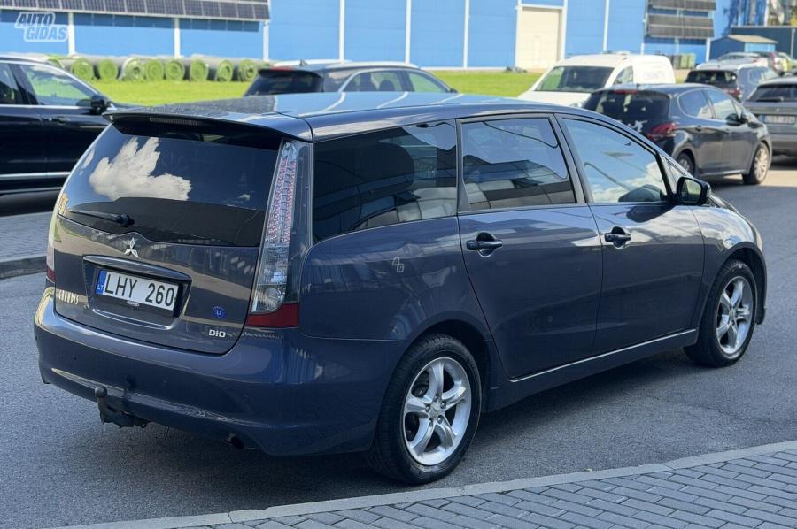 Blue Mitsubishi Grandis 2008 in Vilnius, with an engine capacity of 2.00 L and mileage of 320 thousand km for 1750 €, photo 5 on AUTOMOTO.COM.LV