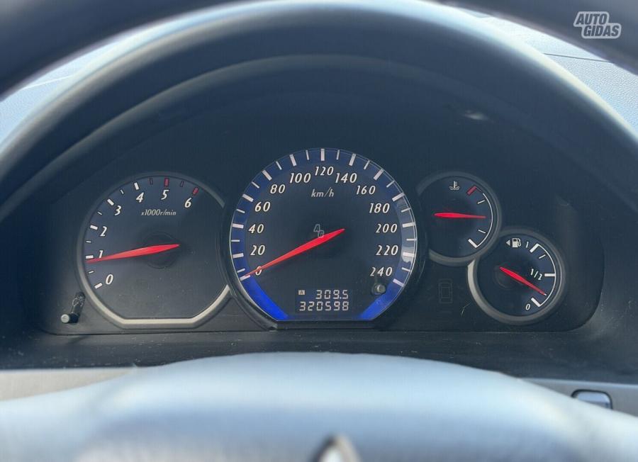Blue Mitsubishi Grandis 2008 in Vilnius, with an engine capacity of 2.00 L and mileage of 320 thousand km for 1750 €, photo 8 on AUTOMOTO.COM.LV
