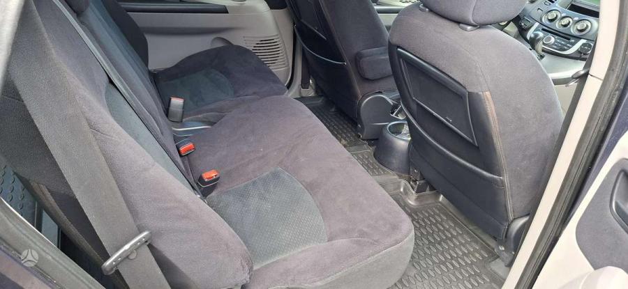 Zils Mitsubishi Grandis 2009 Klaipėda, ar dzinēja tilpumu 2.40 L un nobraukumu 217 tūkst. km par 3700 €, foto 14 vietnē AUTOMOTO.COM.LV