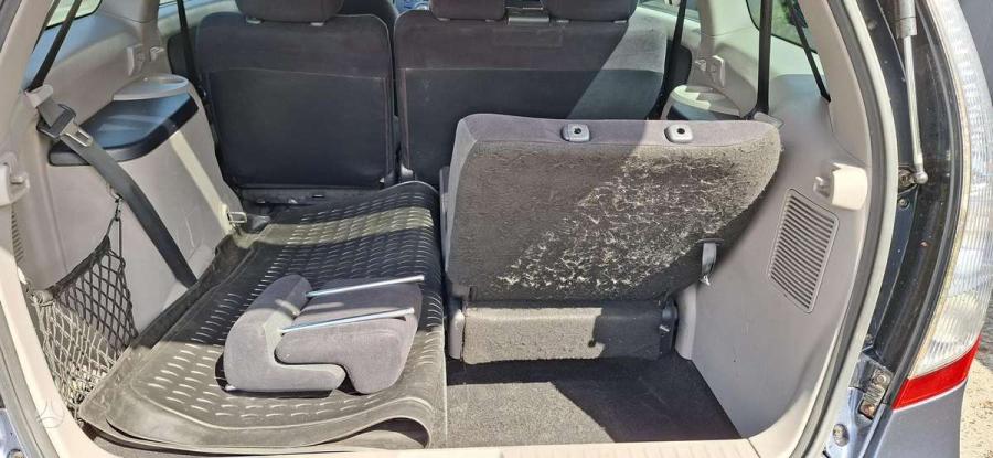 Zils Mitsubishi Grandis 2009 Klaipėda, ar dzinēja tilpumu 2.40 L un nobraukumu 217 tūkst. km par 3700 €, foto 16 vietnē AUTOMOTO.COM.LV