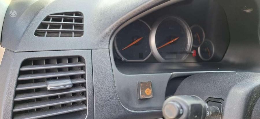 Zils Mitsubishi Grandis 2009 Klaipėda, ar dzinēja tilpumu 2.40 L un nobraukumu 217 tūkst. km par 3700 €, foto 19 vietnē AUTOMOTO.COM.LV