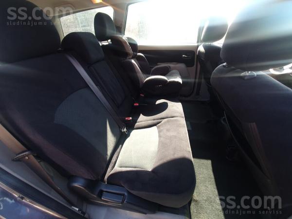 Zils Mitsubishi Grandis 2011 Rīga, ar dzinēja tilpumu 2.00 L un nobraukumu 268 tūkst. km par 1680 €, foto 3 vietnē AUTOMOTO.COM.LV