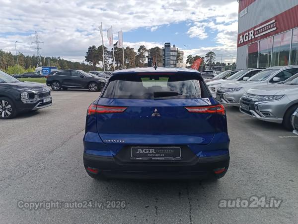 Blue Mitsubishi Grandis 2026 in Tallinn, with an engine capacity of 1.30 L and mileage of 10 thousand km for 28990 €, photo 4 on AUTOMOTO.COM.LV