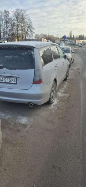 Pelēks Mitsubishi Grandis 2004 Kauņa, ar dzinēja tilpumu 2.40 L un nobraukumu 290 tūkst. km par 550 €, foto 2 vietnē AUTOMOTO.COM.LV