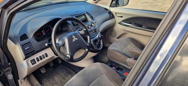Pelēks Mitsubishi Grandis 2005 Panevēža, ar dzinēja tilpumu 1.97 L un nobraukumu 285 tūkst. km par 2300 €, foto 11 vietnē AUTOMOTO.COM.LV
