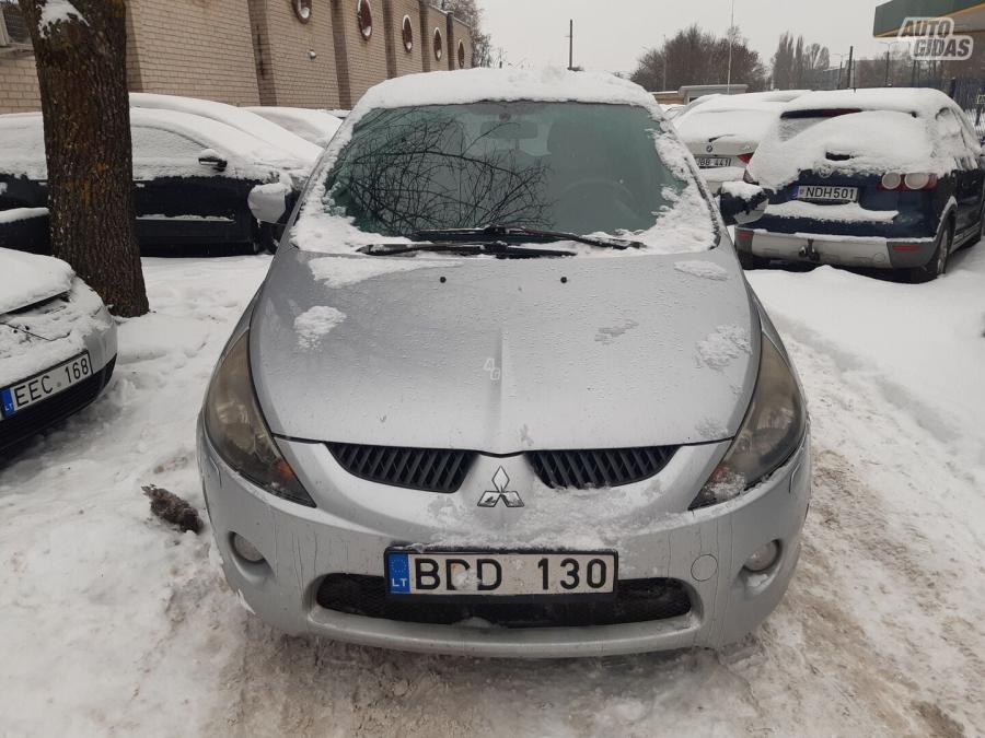 Pelēks Mitsubishi Grandis 2005 Kauņa, ar dzinēja tilpumu 2.40 L un nobraukumu 300 tūkst. km par 777 €, foto 2 vietnē AUTOMOTO.COM.LV