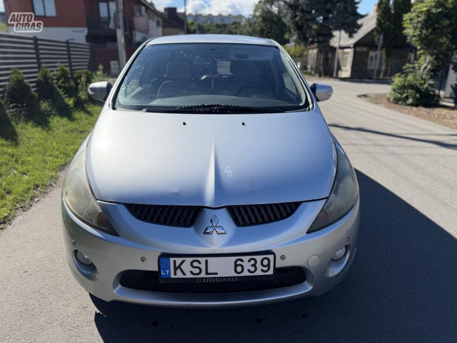 Grey Mitsubishi Grandis 2005 in Kaunas, with an engine capacity of 2.40 L and mileage of 298 thousand km for 1950 €, photo 3 on AUTOMOTO.COM.LV