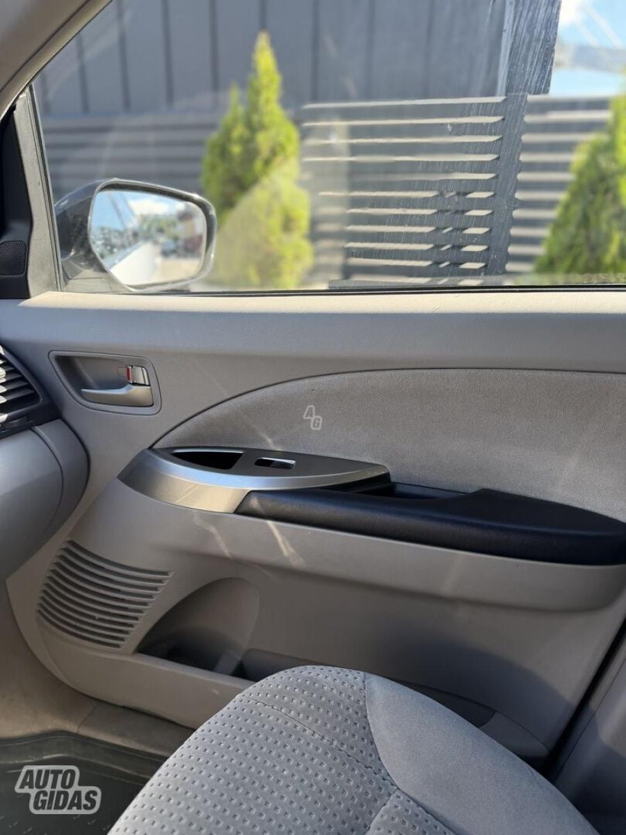 Grey Mitsubishi Grandis 2005 in Kaunas, with an engine capacity of 2.40 L and mileage of 298 thousand km for 1950 €, photo 30 on AUTOMOTO.COM.LV