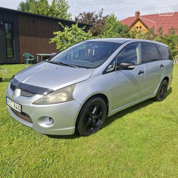 Grey Mitsubishi Grandis 2005 in Vilnius, with an engine capacity of 2.40 L and mileage of 320 thousand km for 1750 €, photo 1 on AUTOMOTO.COM.LV