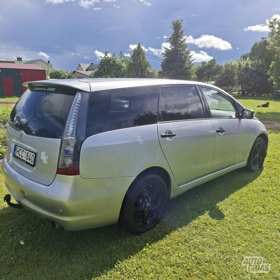 Pelēks Mitsubishi Grandis 2005 Viļņa, ar dzinēja tilpumu 2.40 L un nobraukumu 320 tūkst. km par 1750 €, foto 5 vietnē AUTOMOTO.COM.LV