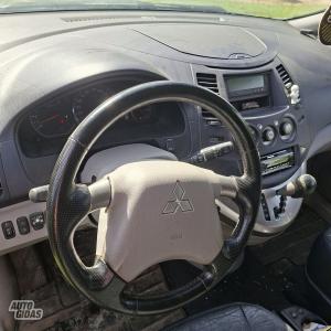 Pelēks Mitsubishi Grandis 2005 Viļņa, ar dzinēja tilpumu 2.40 L un nobraukumu 320 tūkst. km par 1750 €, foto 10 vietnē AUTOMOTO.COM.LV