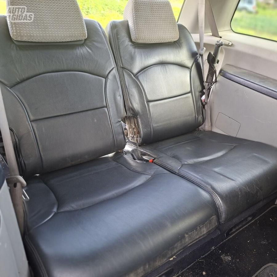 Pelēks Mitsubishi Grandis 2005 Viļņa, ar dzinēja tilpumu 2.40 L un nobraukumu 320 tūkst. km par 1750 €, foto 12 vietnē AUTOMOTO.COM.LV
