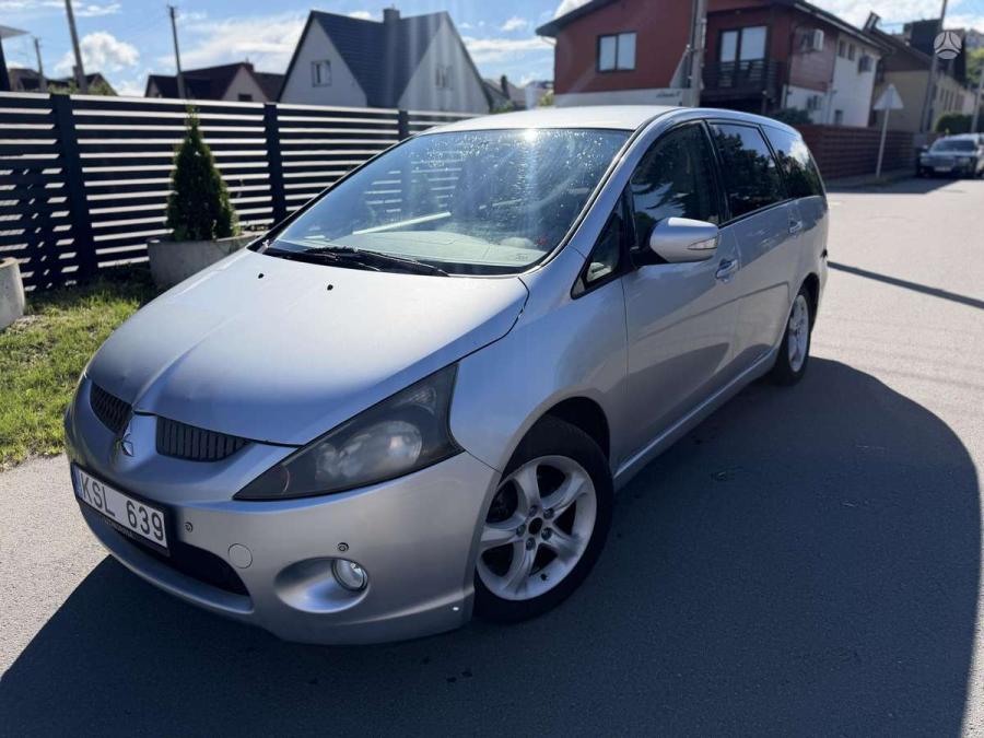 Pelēks Mitsubishi Grandis 2005 Kauņa, ar dzinēja tilpumu 2.38 L un nobraukumu 298 tūkst. km par 1950 €, foto 1 vietnē AUTOMOTO.COM.LV