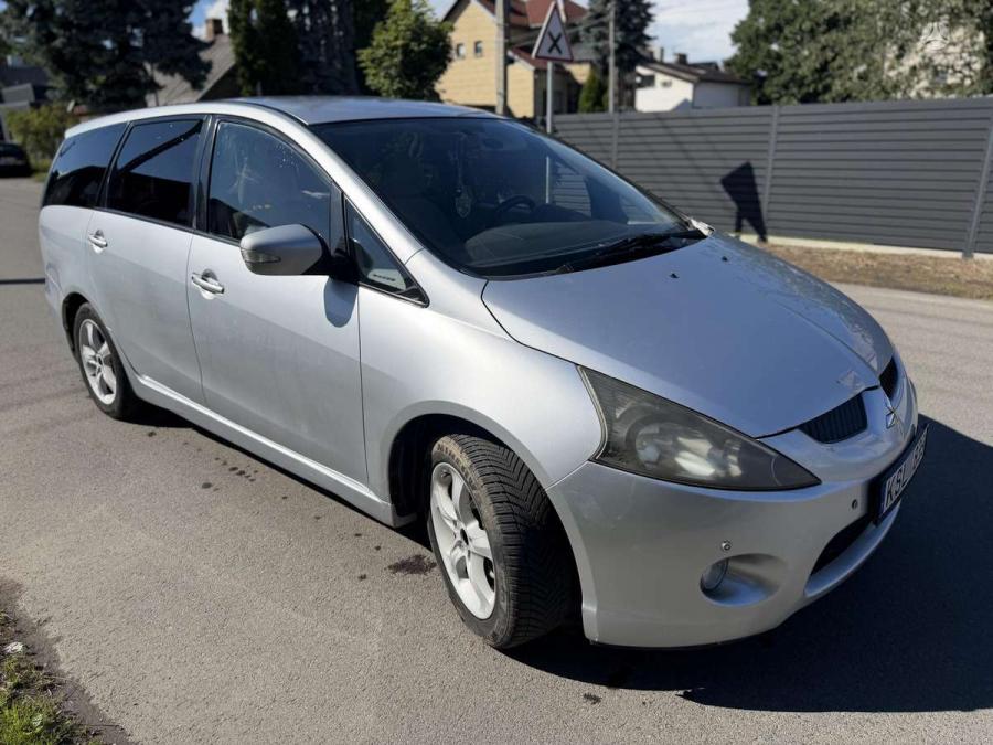 Pelēks Mitsubishi Grandis 2005 Kauņa, ar dzinēja tilpumu 2.38 L un nobraukumu 298 tūkst. km par 1950 €, foto 5 vietnē AUTOMOTO.COM.LV
