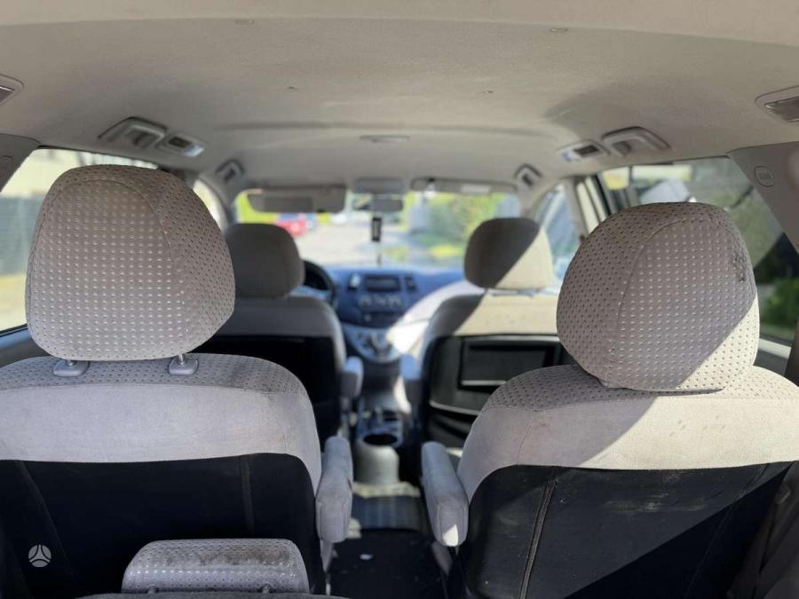 Pelēks Mitsubishi Grandis 2005 Kauņa, ar dzinēja tilpumu 2.38 L un nobraukumu 298 tūkst. km par 1950 €, foto 13 vietnē AUTOMOTO.COM.LV