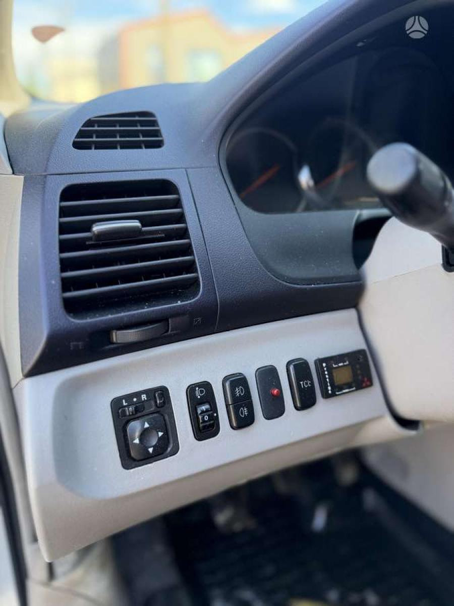 Pelēks Mitsubishi Grandis 2005 Kauņa, ar dzinēja tilpumu 2.38 L un nobraukumu 298 tūkst. km par 1950 €, foto 23 vietnē AUTOMOTO.COM.LV