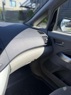 Pelēks Mitsubishi Grandis 2005 Kauņa, ar dzinēja tilpumu 2.38 L un nobraukumu 298 tūkst. km par 1950 €, foto 29 vietnē AUTOMOTO.COM.LV
