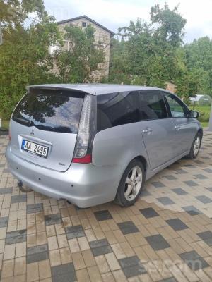 Grey Mitsubishi Grandis 2005 in Riga, with an engine capacity of 2.00 L and mileage of 379 thousand km for 1650 €, photo 4 on AUTOMOTO.COM.LV