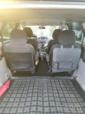 Grey Mitsubishi Grandis 2005 in Riga, with an engine capacity of 2.00 L and mileage of 379 thousand km for 1650 €, photo 6 on AUTOMOTO.COM.LV