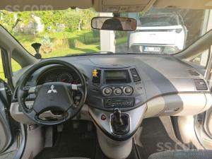 Grey Mitsubishi Grandis 2005 in Riga, with an engine capacity of 2.00 L and mileage of 379 thousand km for 1650 €, photo 7 on AUTOMOTO.COM.LV