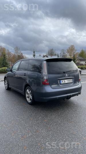 Grey Mitsubishi Grandis 2006 in Valka, with an engine capacity of 2.00 L and mileage of 255 thousand km for 850 €, photo 6 on AUTOMOTO.COM.LV