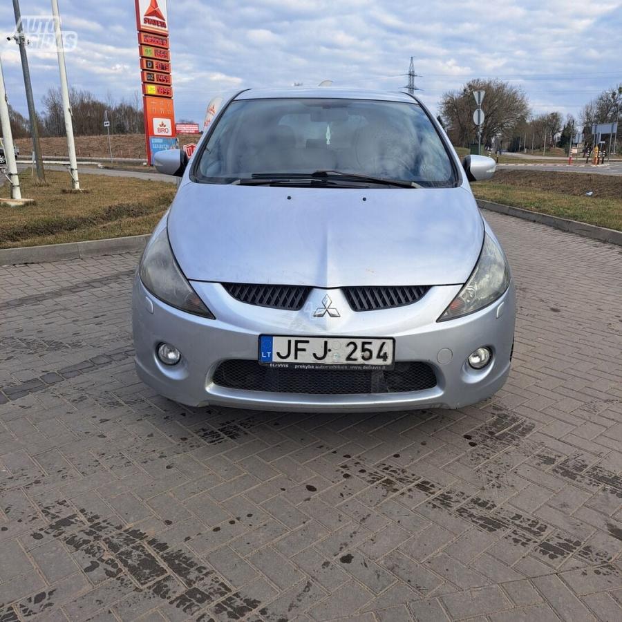 Pelēks Mitsubishi Grandis 2006 Alīta, ar dzinēja tilpumu 2.00 L un nobraukumu 342 tūkst. km par 999 €, foto 4 vietnē AUTOMOTO.COM.LV