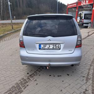 Pelēks Mitsubishi Grandis 2006 Alīta, ar dzinēja tilpumu 2.00 L un nobraukumu 342 tūkst. km par 999 €, foto 6 vietnē AUTOMOTO.COM.LV