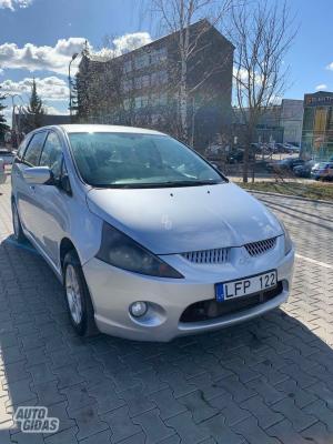 Pelēks Mitsubishi Grandis 2006 Kauņa, ar dzinēja tilpumu 2.00 L un nobraukumu 400 tūkst. km par 800 €, foto  vietnē AUTOMOTO.COM.LV