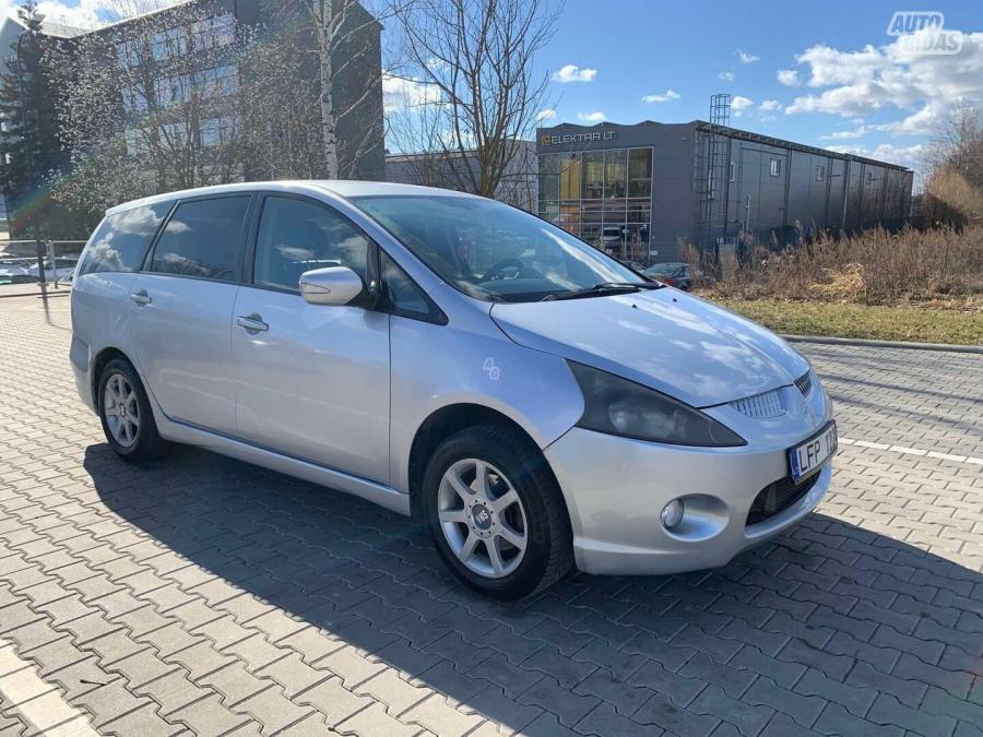 Pelēks Mitsubishi Grandis 2006 Kauņa, ar dzinēja tilpumu 2.00 L un nobraukumu 400 tūkst. km par 800 €, foto 7 vietnē AUTOMOTO.COM.LV