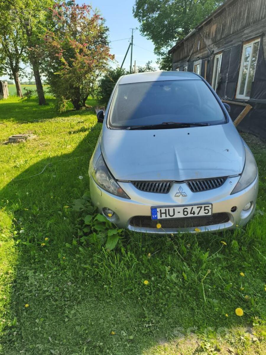 Pelēks Mitsubishi Grandis 2006 Jelgava, ar dzinēja tilpumu 2.00 L un nobraukumu 358 tūkst. km par 750 €, foto 3 vietnē AUTOMOTO.COM.LV