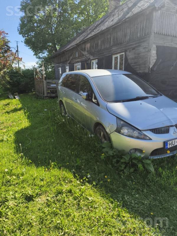 Pelēks Mitsubishi Grandis 2006 Jelgava, ar dzinēja tilpumu 2.00 L un nobraukumu 358 tūkst. km par 750 €, foto 3 vietnē AUTOMOTO.COM.LV