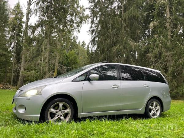 Grey Mitsubishi Grandis 2006 in Riga, with an engine capacity of 2.00 L and mileage of 302 thousand km for 220 €, photo 4 on AUTOMOTO.COM.LV