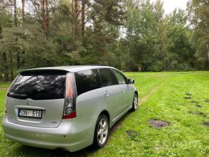 Grey Mitsubishi Grandis 2006 in Riga, with an engine capacity of 2.00 L and mileage of 302 thousand km for 220 €, photo 5 on AUTOMOTO.COM.LV