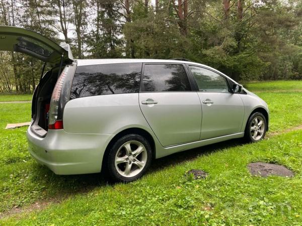 Grey Mitsubishi Grandis 2006 in Riga, with an engine capacity of 2.00 L and mileage of 302 thousand km for 220 €, photo 6 on AUTOMOTO.COM.LV