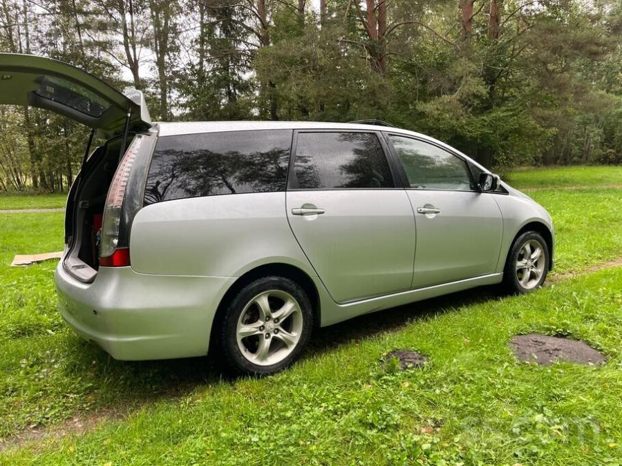 Grey Mitsubishi Grandis 2006 in Riga, with an engine capacity of 2.00 L and mileage of 302 thousand km for 220 €, photo 6 on AUTOMOTO.COM.LV