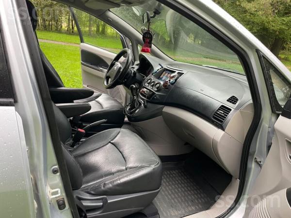 Grey Mitsubishi Grandis 2006 in Riga, with an engine capacity of 2.00 L and mileage of 302 thousand km for 220 €, photo 10 on AUTOMOTO.COM.LV