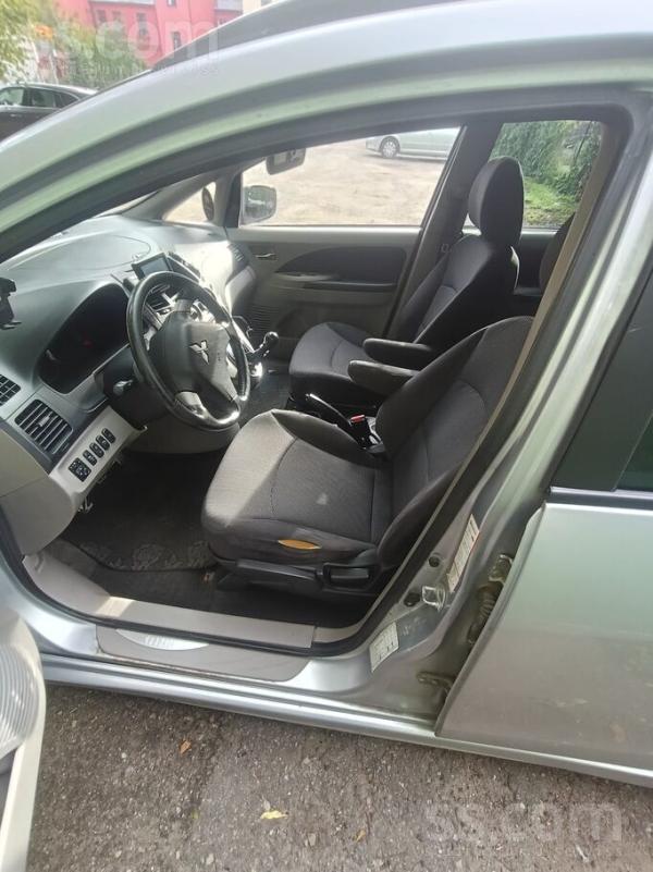 Grey Mitsubishi Grandis 2007 in Riga, with an engine capacity of 2.00 L and mileage of 0 thousand km for 1500 €, photo 3 on AUTOMOTO.COM.LV