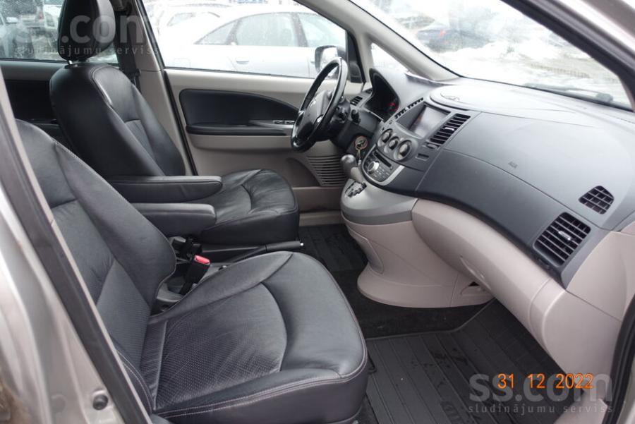 Pelēks Mitsubishi Grandis 2008 Rīga, ar dzinēja tilpumu 2.40 L un nobraukumu 158 tūkst. km par 6500 €, foto 5 vietnē AUTOMOTO.COM.LV