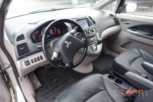 Pelēks Mitsubishi Grandis 2008 Rīga, ar dzinēja tilpumu 2.40 L un nobraukumu 158 tūkst. km par 6500 €, foto 6 vietnē AUTOMOTO.COM.LV