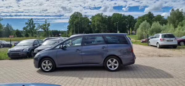 Grey Mitsubishi Grandis 2008 in Valmiera, with an engine capacity of 2.00 L and mileage of 183 thousand km for 1550 €, photo 5 on AUTOMOTO.COM.LV