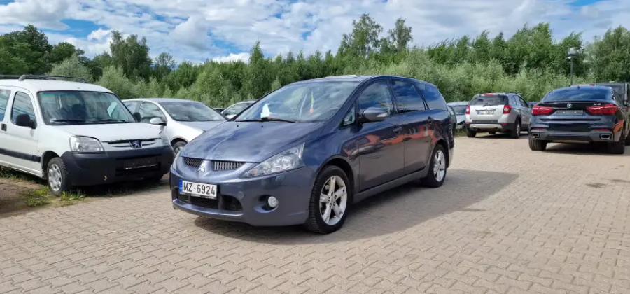 Pelēks Mitsubishi Grandis 2008 Valmiera, ar dzinēja tilpumu 2.00 L un nobraukumu 183 tūkst. km par 1550 €, foto 7 vietnē AUTOMOTO.COM.LV