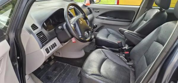 Grey Mitsubishi Grandis 2008 in Valmiera, with an engine capacity of 2.00 L and mileage of 183 thousand km for 1550 €, photo 8 on AUTOMOTO.COM.LV