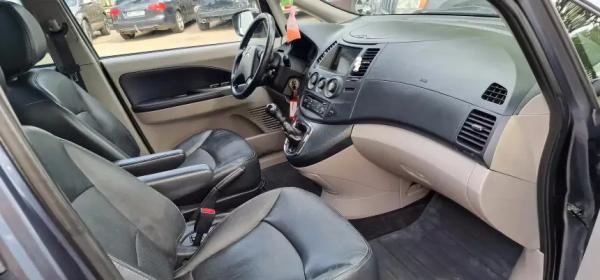 Grey Mitsubishi Grandis 2008 in Valmiera, with an engine capacity of 2.00 L and mileage of 183 thousand km for 1550 €, photo 9 on AUTOMOTO.COM.LV