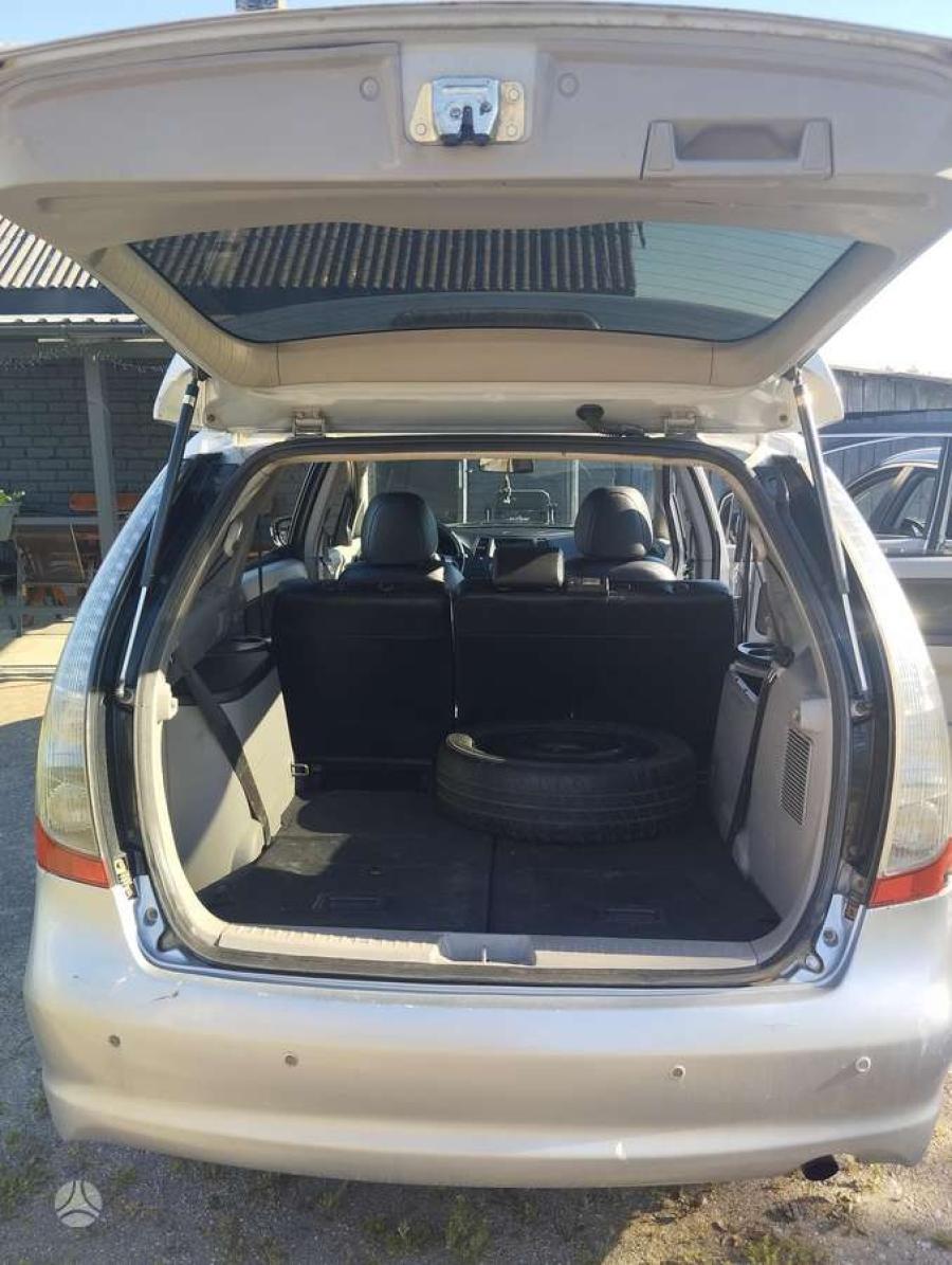 Grey Mitsubishi Grandis 2008 in Jonava, with an engine capacity of 1.97 L and mileage of 345 thousand km for 1300 €, photo 7 on AUTOMOTO.COM.LV