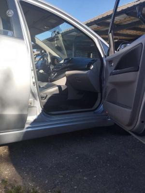 Grey Mitsubishi Grandis 2008 in Jonava, with an engine capacity of 1.97 L and mileage of 345 thousand km for 1300 €, photo 9 on AUTOMOTO.COM.LV