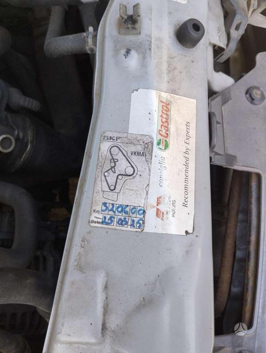 Grey Mitsubishi Grandis 2008 in Jonava, with an engine capacity of 1.97 L and mileage of 345 thousand km for 1300 €, photo 15 on AUTOMOTO.COM.LV